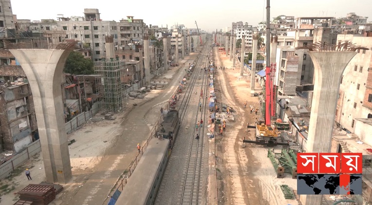 Traffic chaos in Dhaka: Elevated expressway showi...