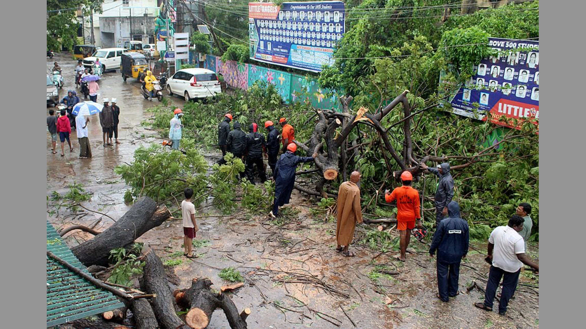 At least 13 killed as Cyclone Michaung hits India...