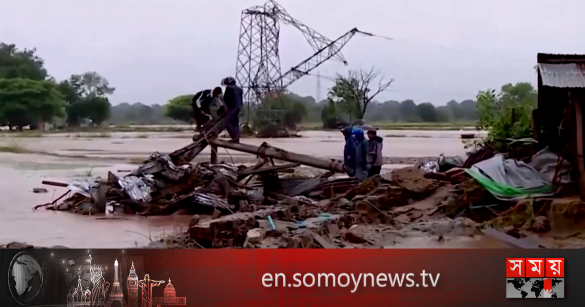 Hundreds dead or missing as heavy flooding hits S...