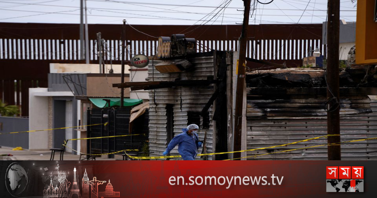 11 killed in suspected arson attack on Mexican ba...