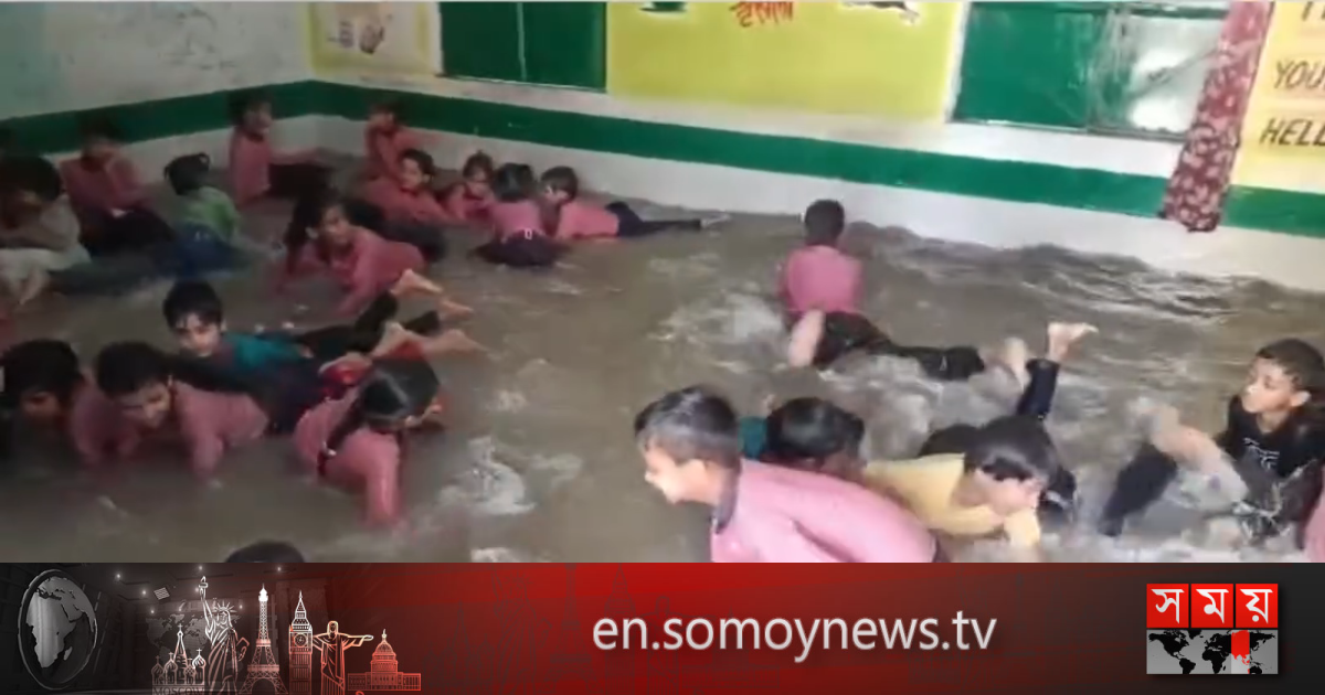 Heatwave: Indian school turns classroom into swim...