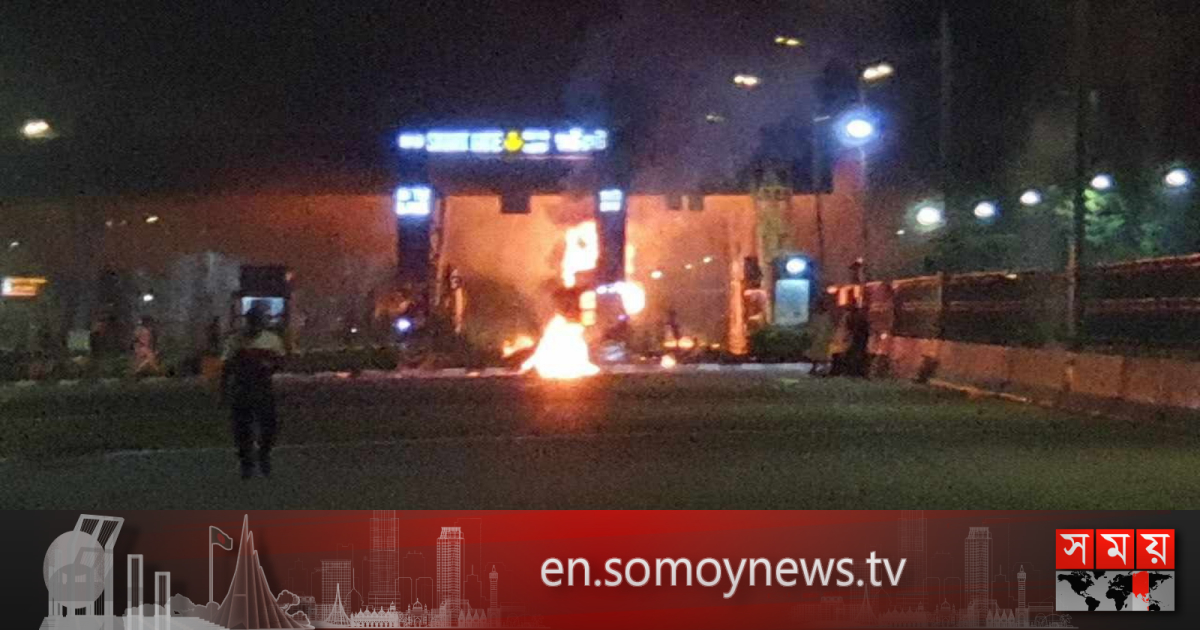 Fire at Hanif Flyover’s toll plaza