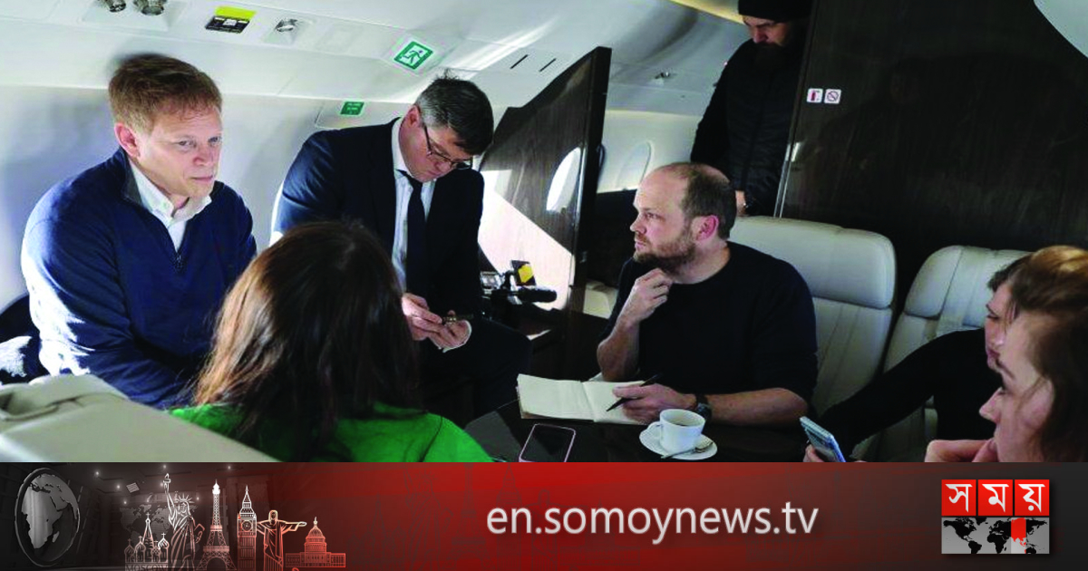 Russia jammed signal on UK defence minister's pla...